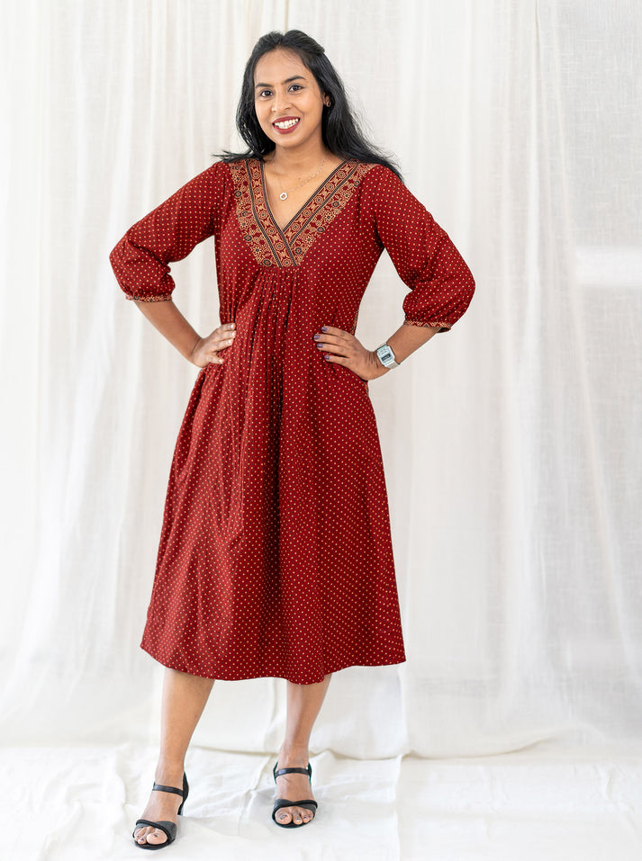 Annie Maroon – ARIYAA